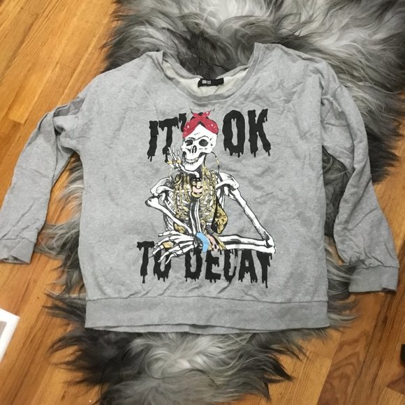 Iron Fist | Tops | Hot Topic Iron Fist Vintage Y2k Sweatshirt Size Xxl ...